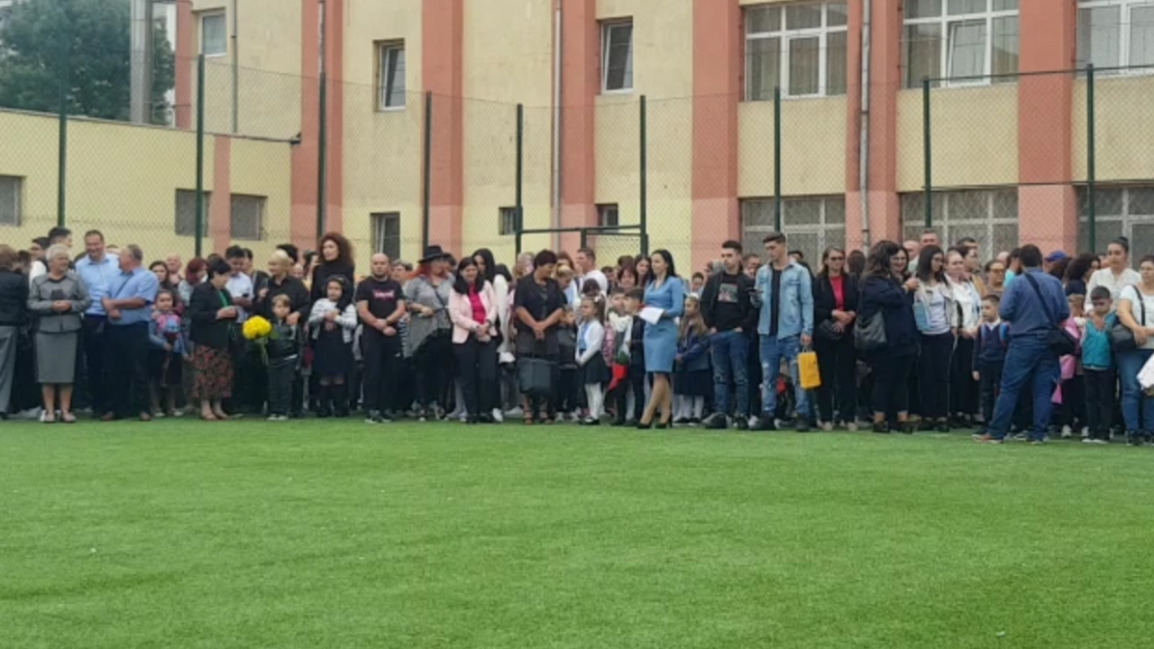 ŞCOALA "GEORGE POBORAN" ŞI-A DESCHIS PORŢILE PENTRU APROAPE 700 DE ...